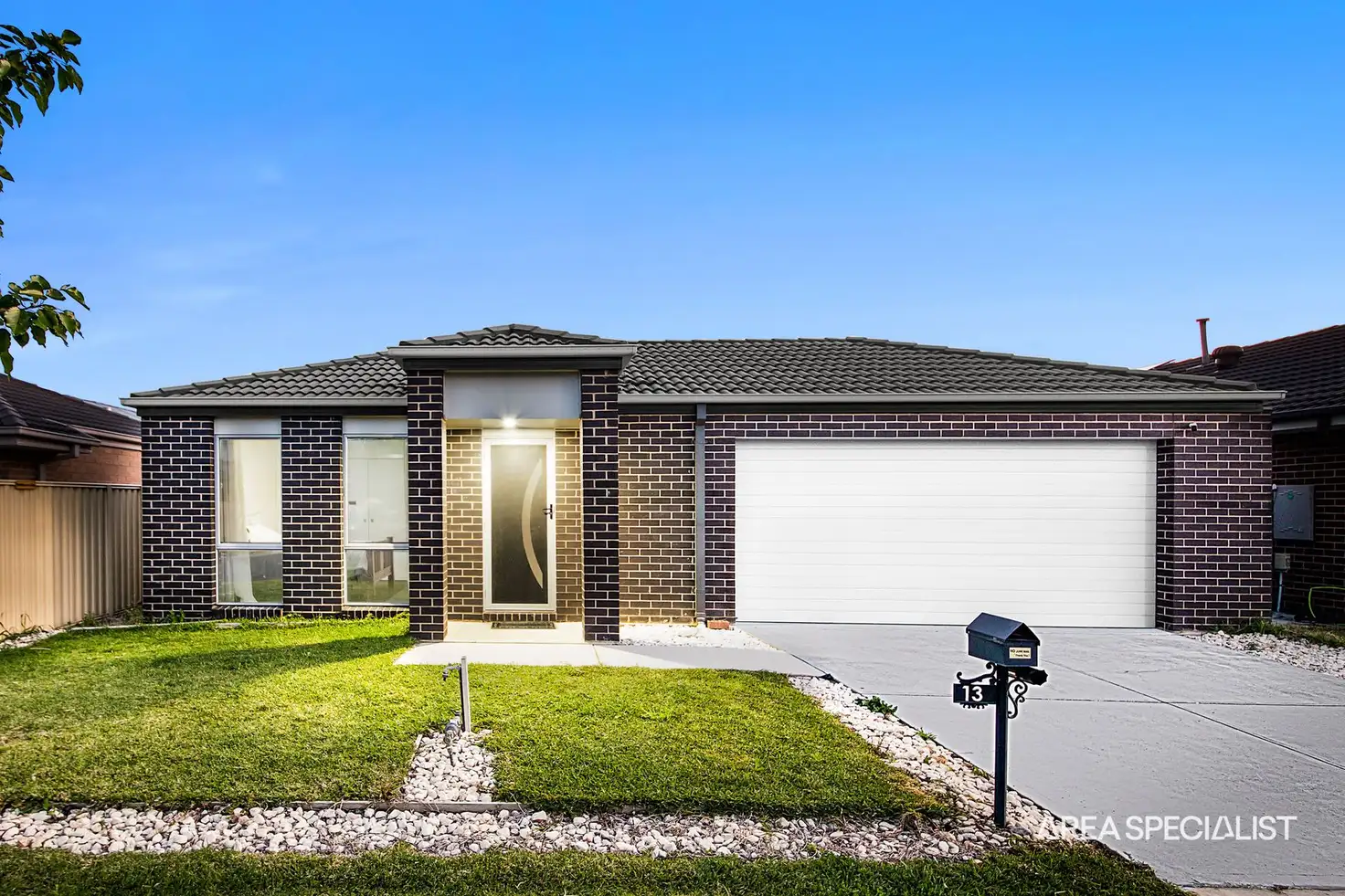 13 CUMBERLAND DRIVE, Pakenham VIC 3810 - House For Sale